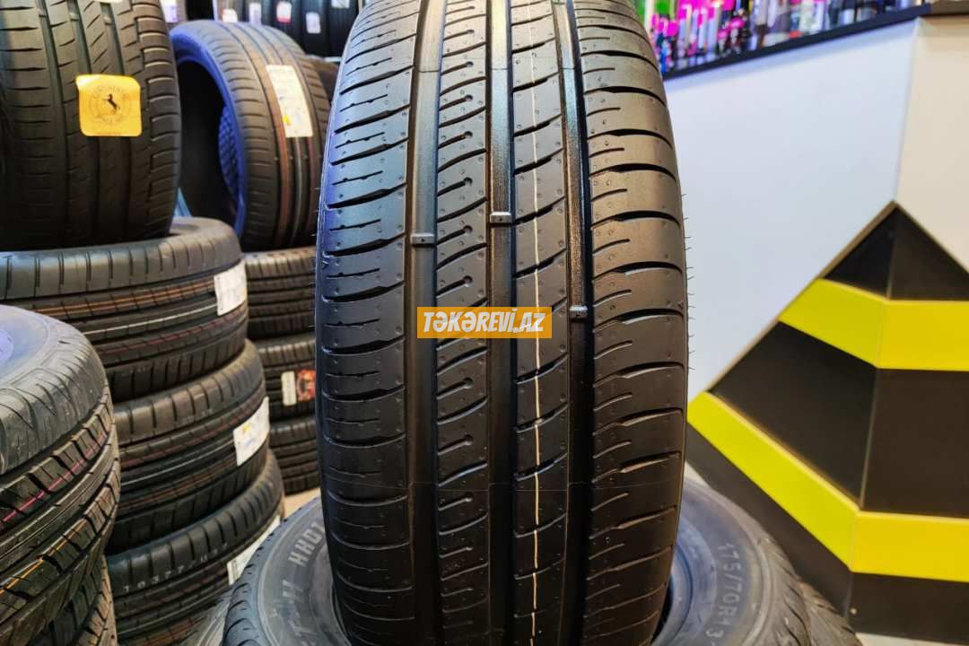 Kumho 215/45 R17 - Yay təkəri